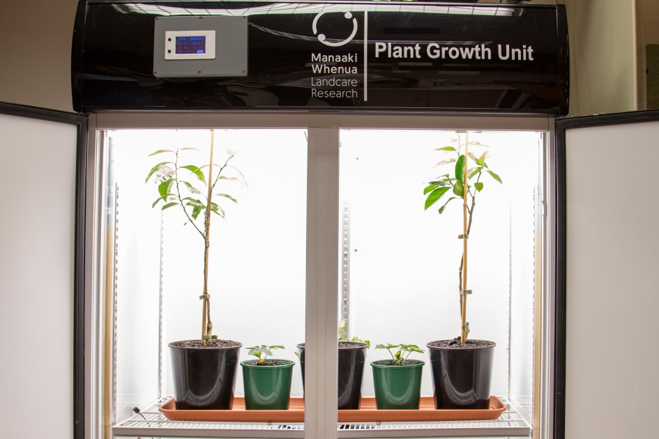 Development of a semi-automated, inexpensive, climate-controlled plant ...